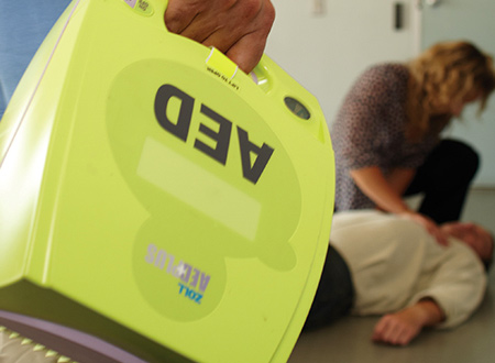 Zoll AED Plus Trainer II - Defibrillators.co.uk